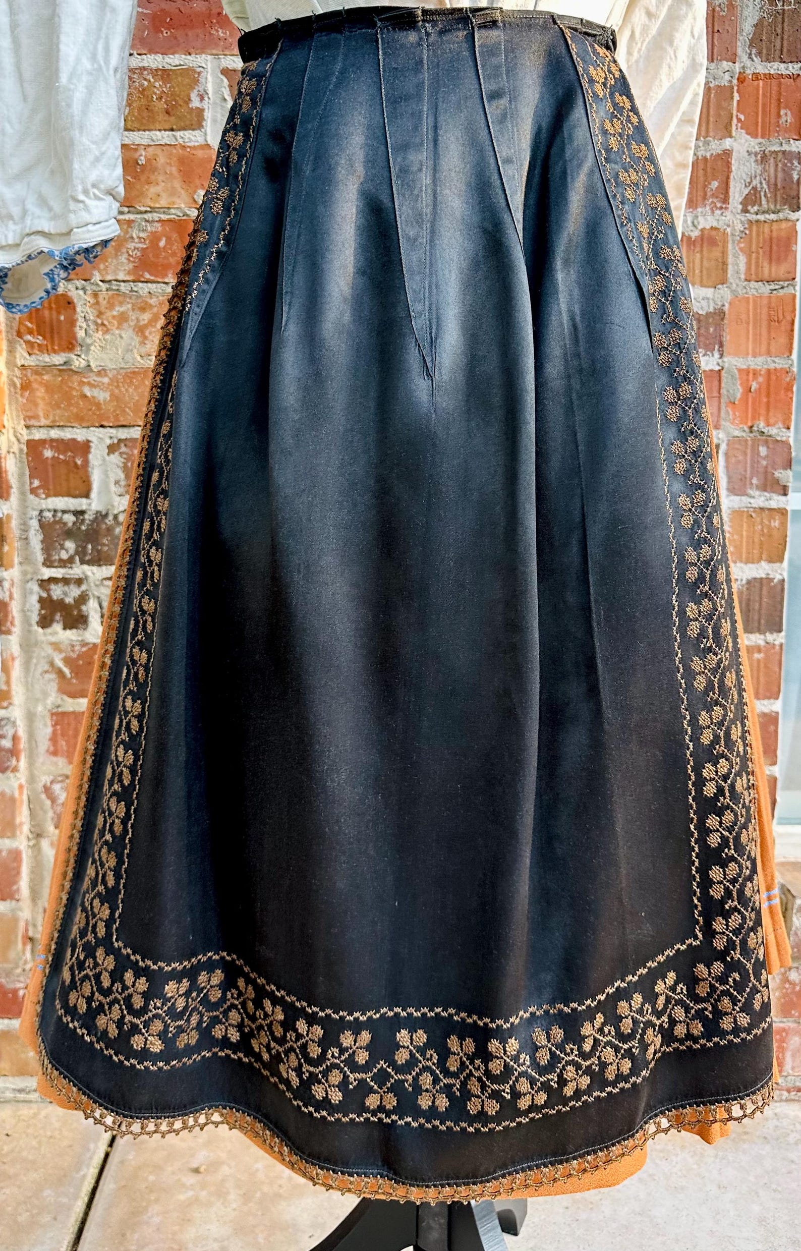 Complete Girl's Kroj From Štrba, Slovakia - Etsy