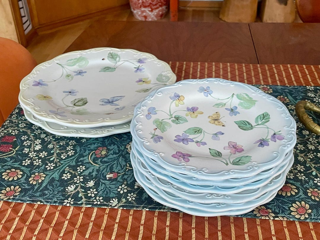 Set of 8 Pfaltzgraff "vienna Floral" Plates With Flowers and ...
