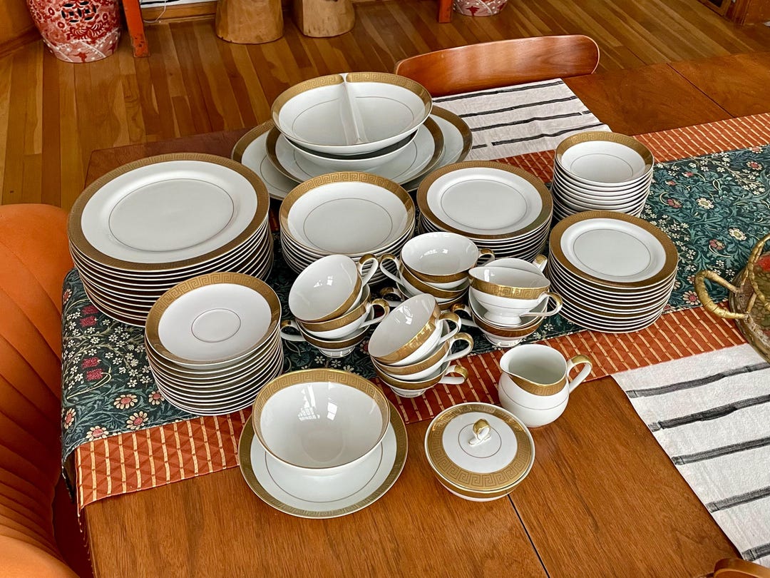 Stunning 90-piece "athena" Fine China Set With Gold Details (mikasa ...