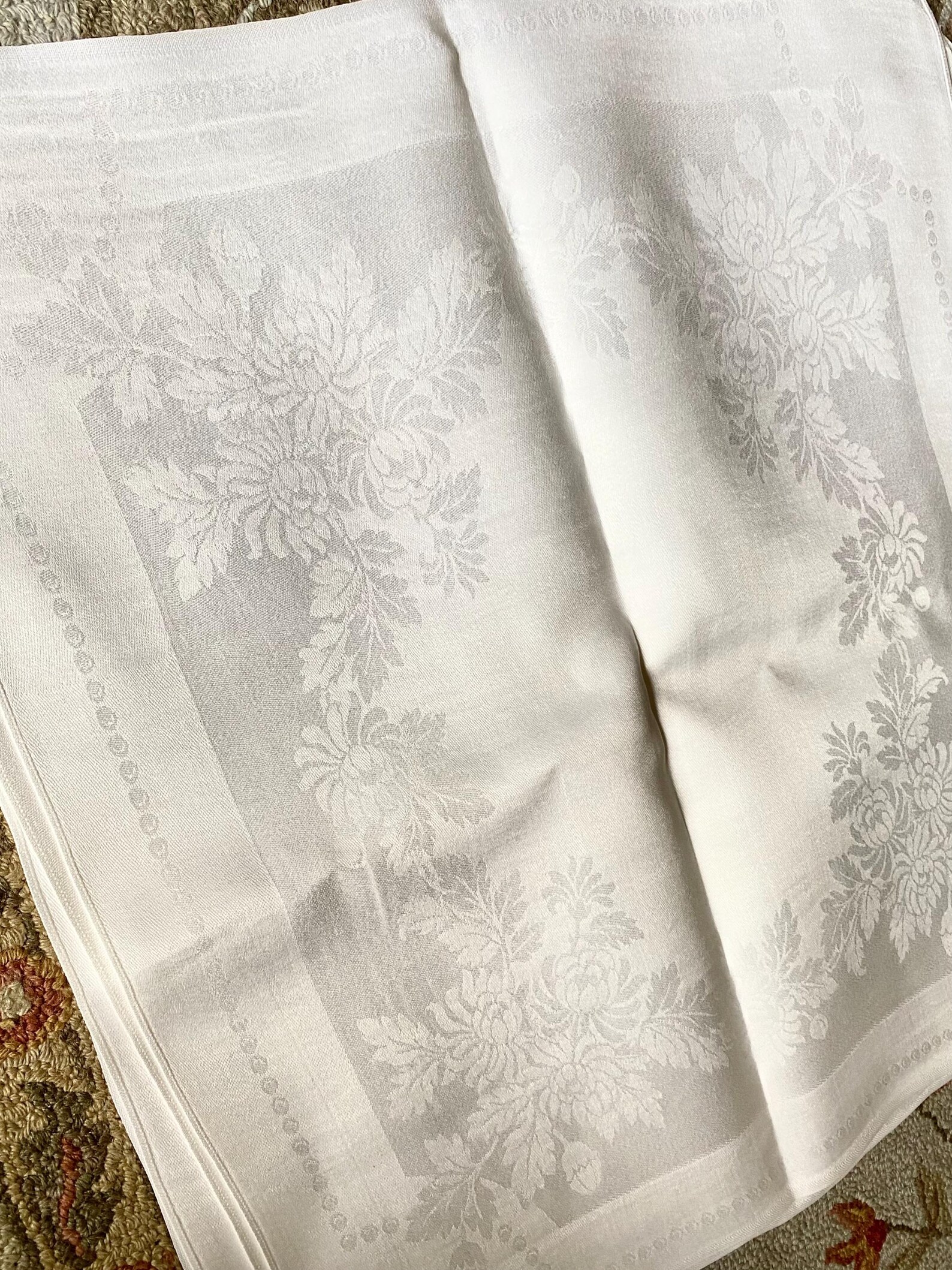 Vintage Chrysanthemum Set of 8 Napkins in Linen White Damask 20 Inch ...
