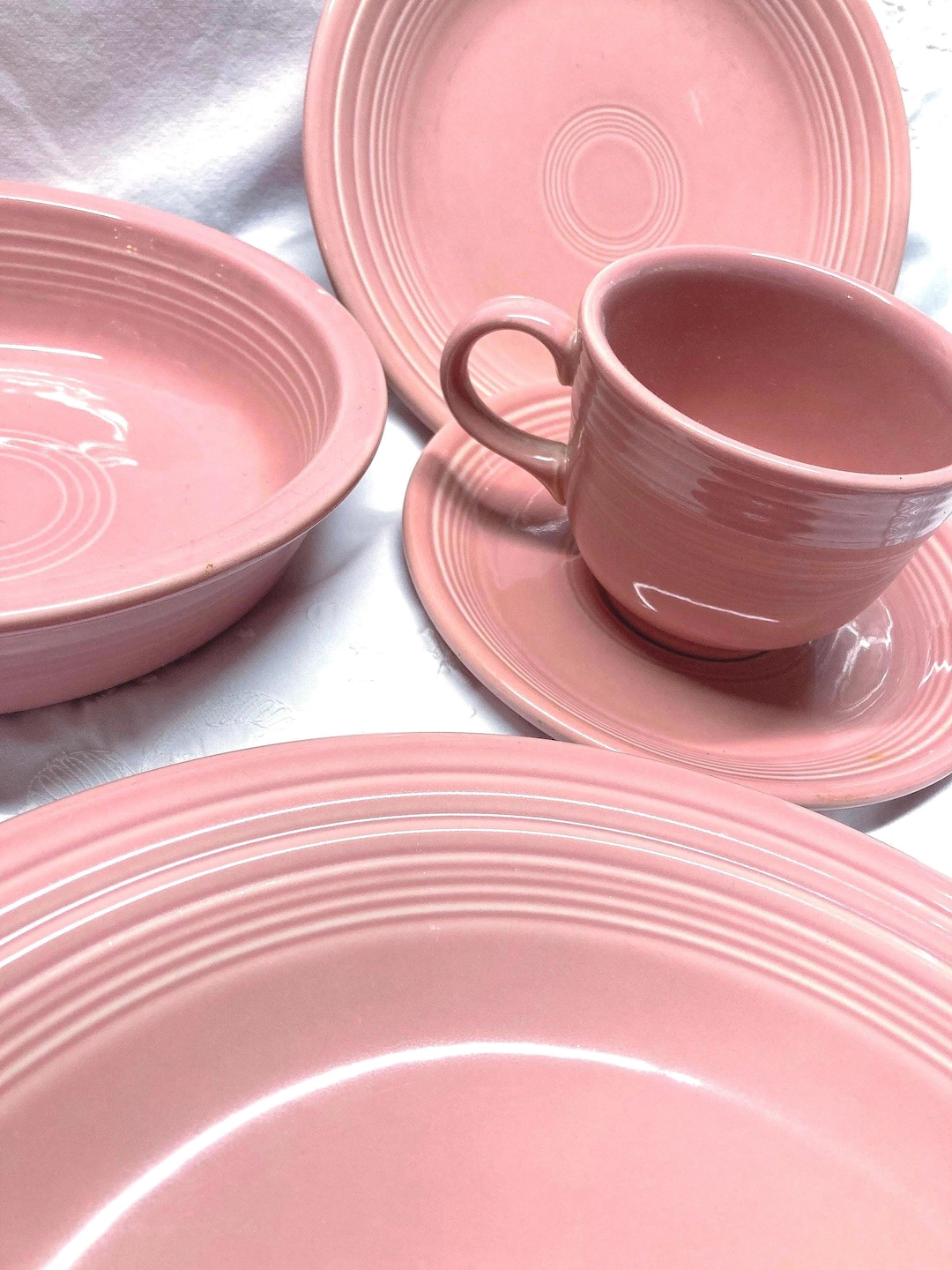 Vintage Fiestaware Rose Pink 5-piece Place Setting: Homer Laughlin HLG ...