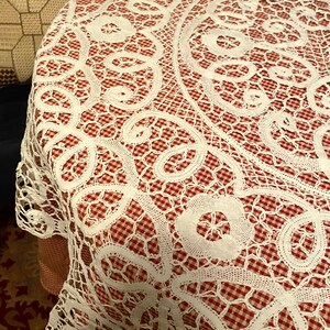 Vintage 39” Round Antique Embroidery Table Overlay Tablecloth~ Stunning ...