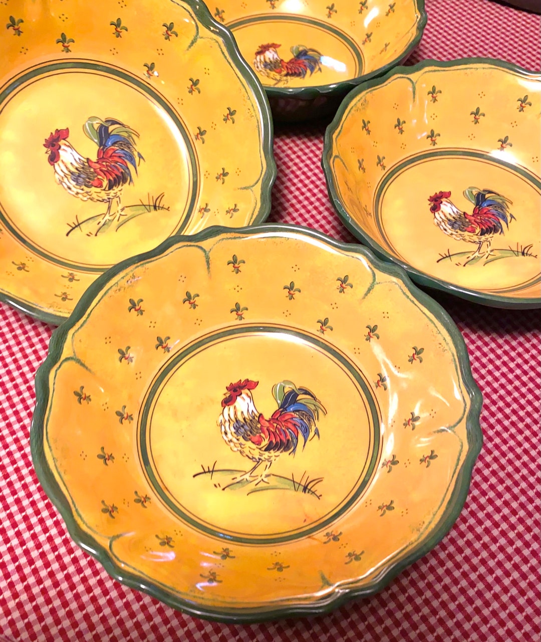 Le Cadeaux Roosters Scalloped Rims, Set of 4 Melamine Marigold Yellow ...