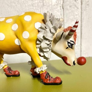 Vintage Westland Cow Parade Figurine ~ “ You Can’t Have Without a Clown ...