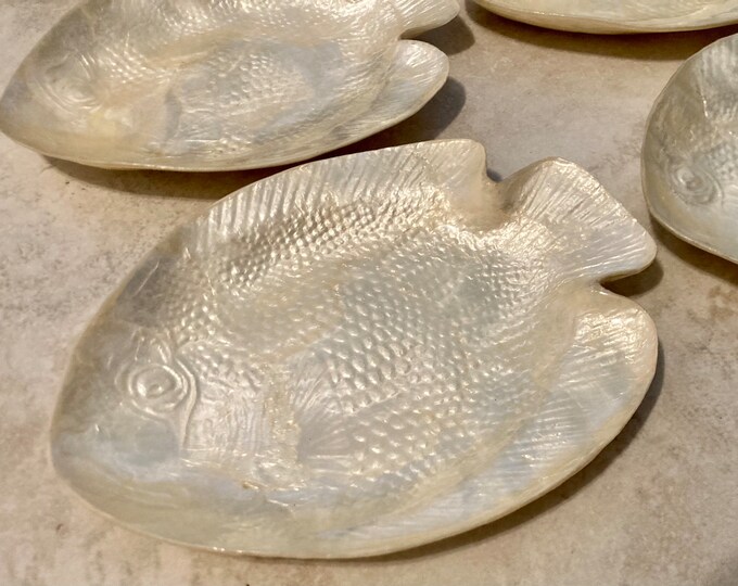 4 Mother of Pearl Capiz Shell Medallion Fish Dish Bowls Vintage South ...