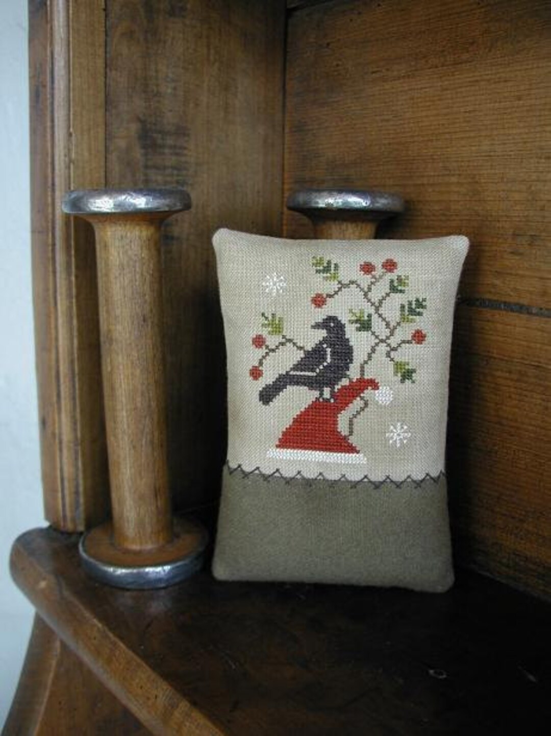 Primitive Cross Stitch Pinkeep Pattern - Kringle's Crow - Etsy