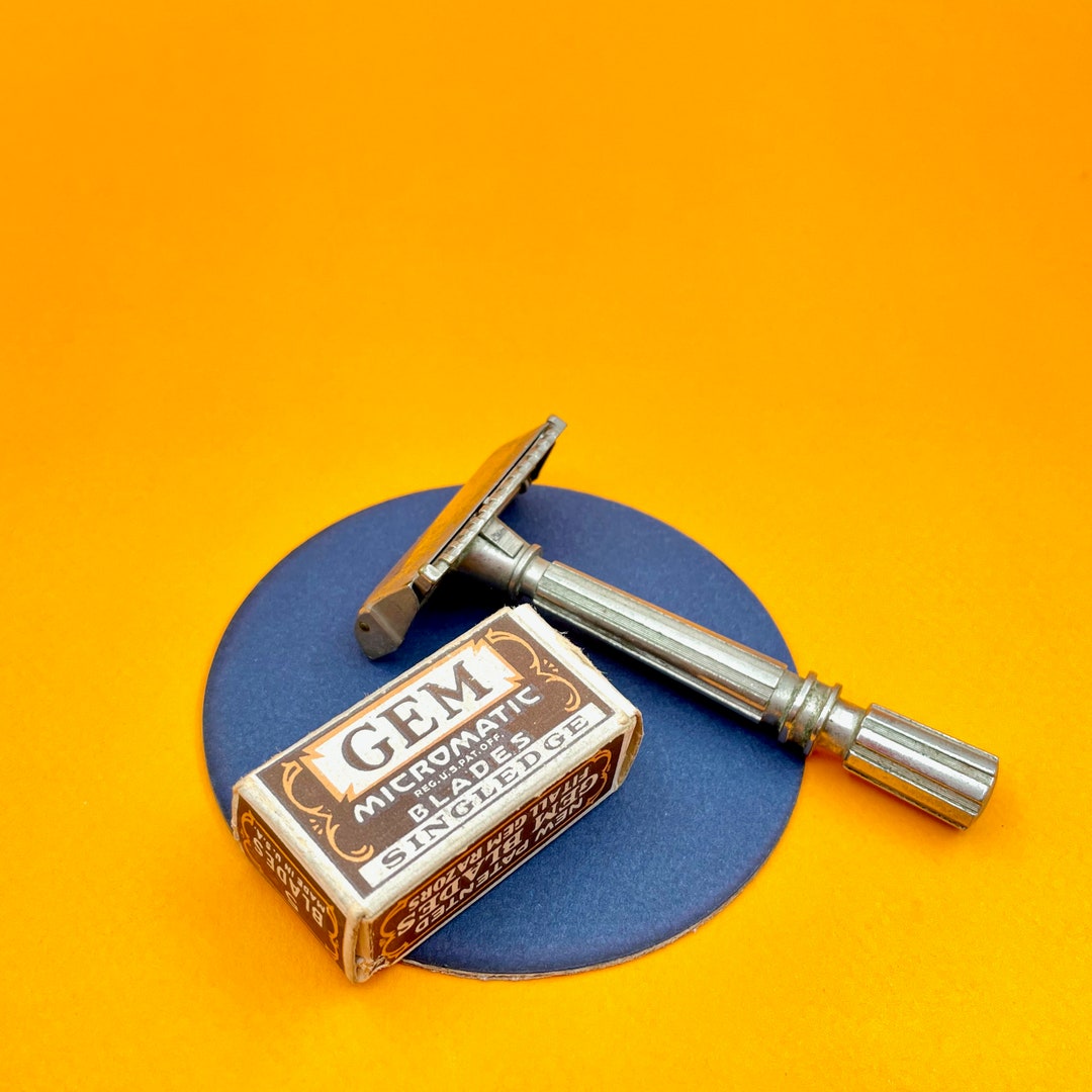 Gem Micromatic Razor . Twist Handle Shaver . Clog Proof . Gem Box of ...