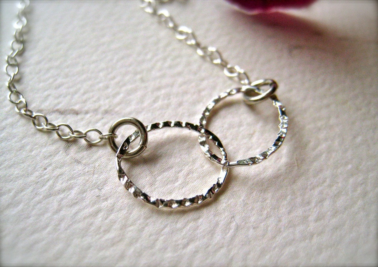 Infinity Necklace - Classic, Delicate Interlocking Two Circle Infinity ...