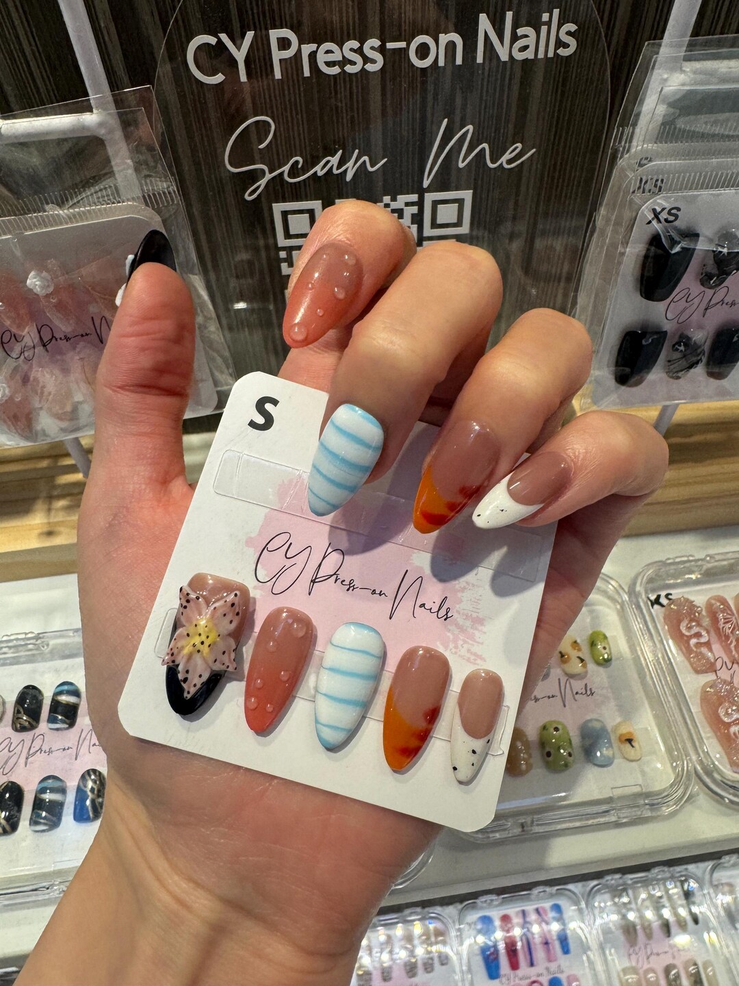 Evil‘s Sea Garden Chomper Flower 3D Medium Almond Shape Salon-quality ...