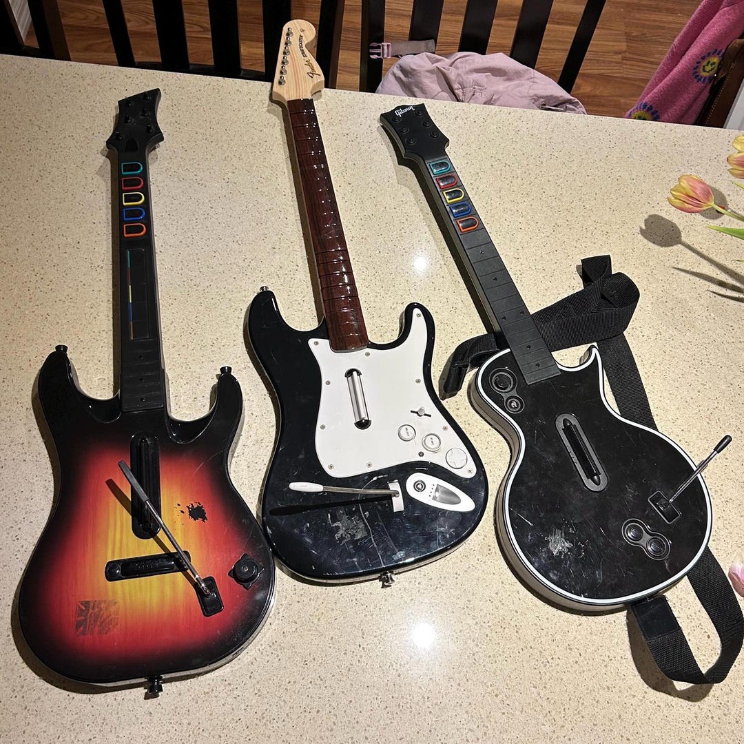 Wireless Guitar Hero Guitars XBOX 360, PS2 and PS3 - Rock Band Guitar ...