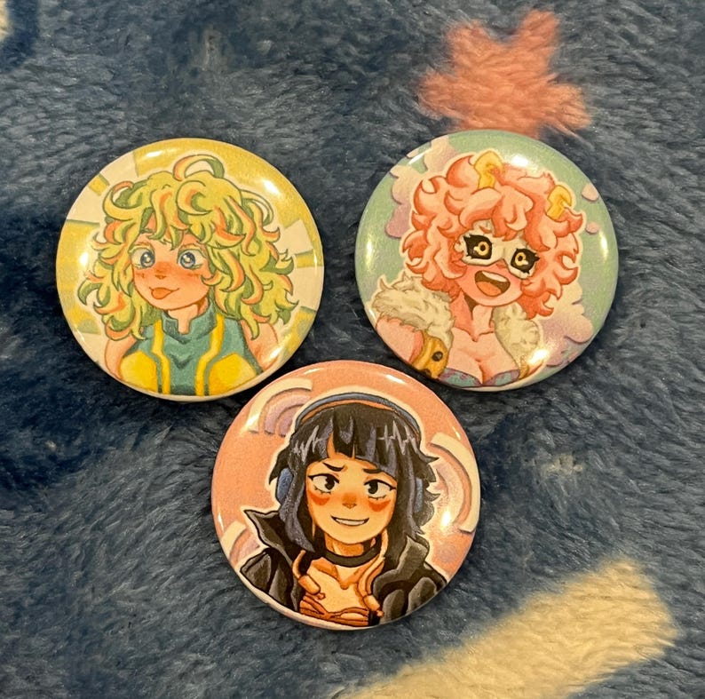 MHA Girls || 1x1 Pin-back Buttons || Uraraka, Tsuyu, Jirou, Yaoyorozu ...