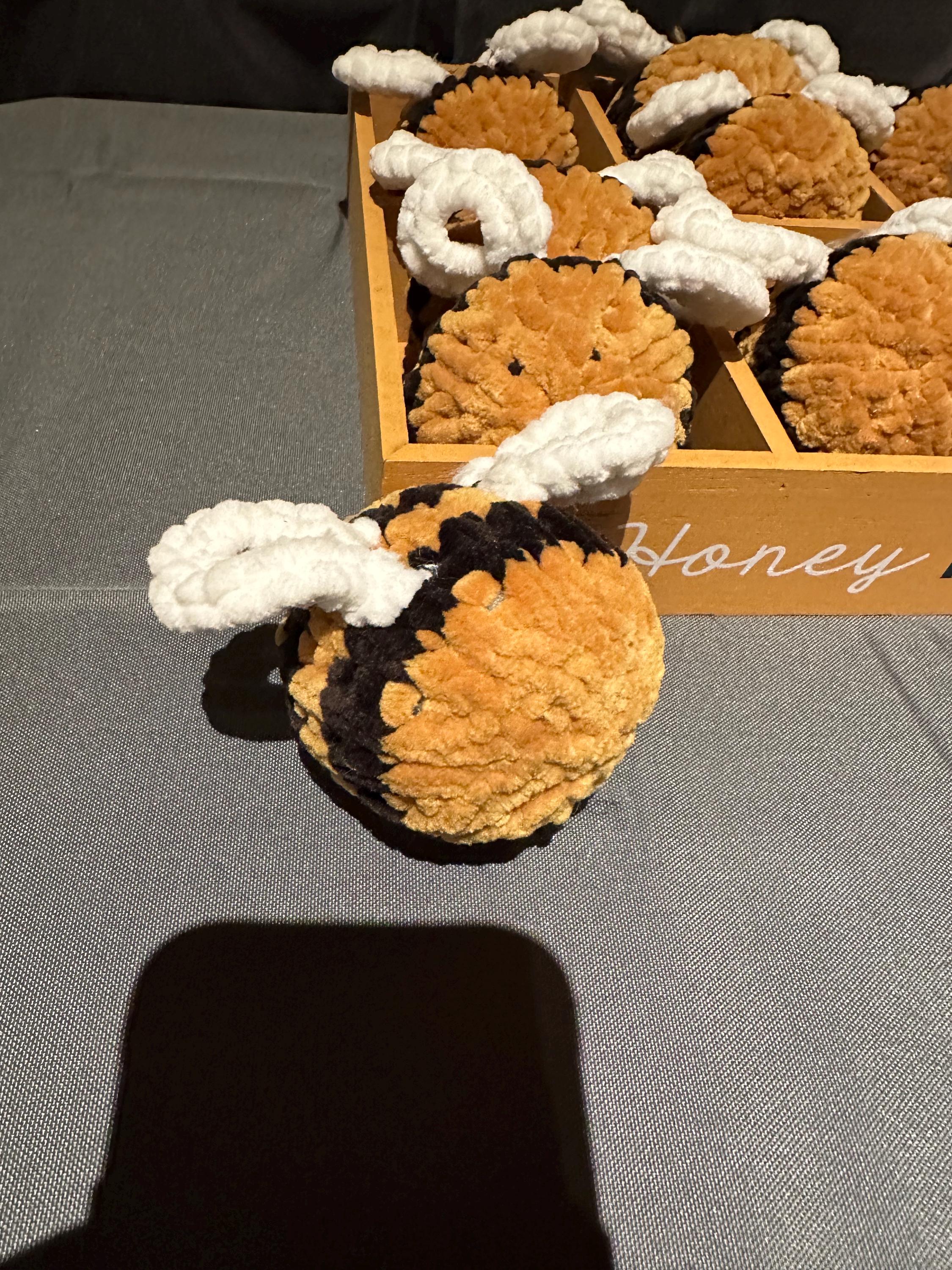Chunky Bee - Etsy
