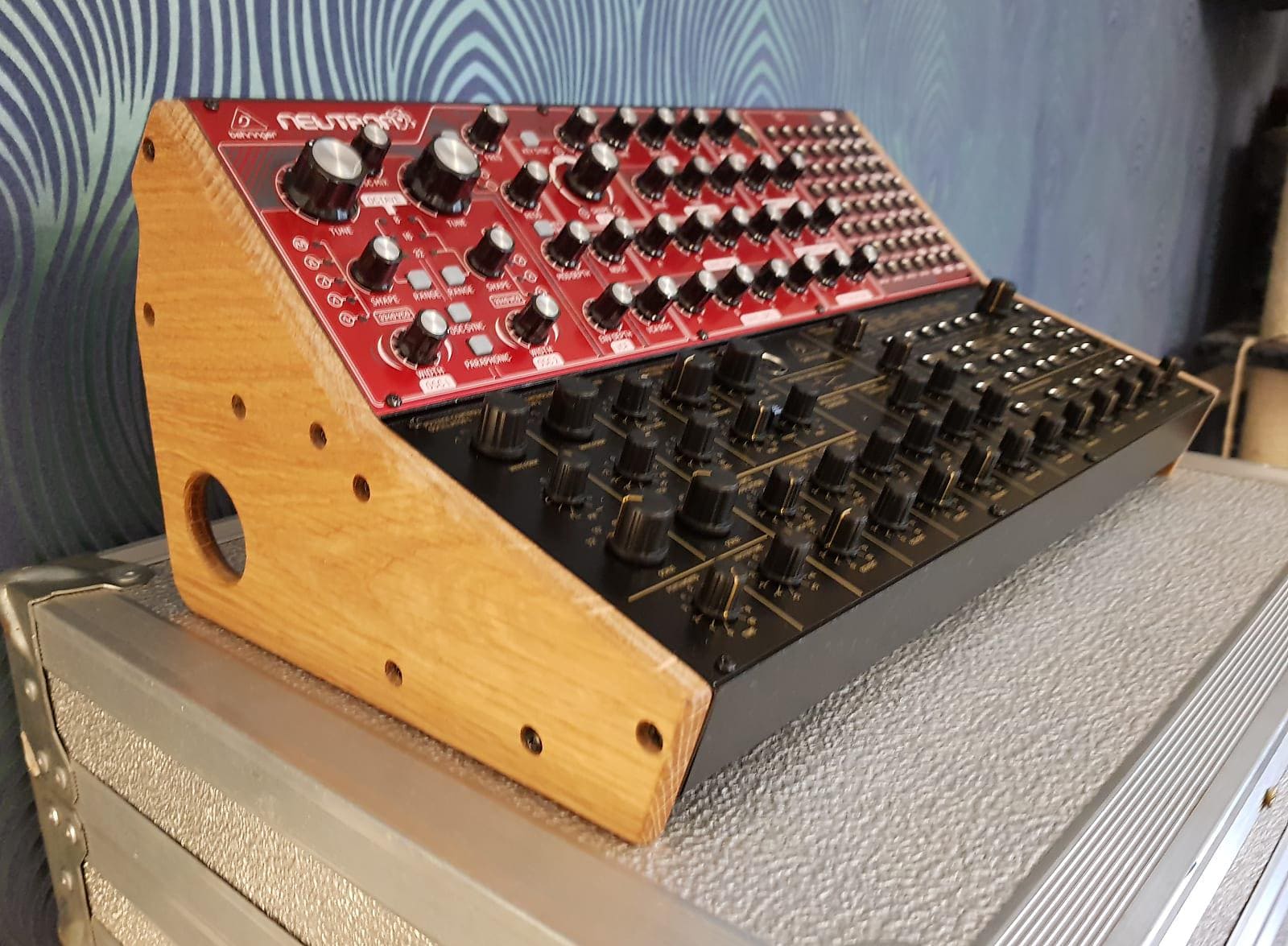Solid Oak Dual Stand for Behringer Model D Pro 1 K2 and Neutron ETC - Etsy