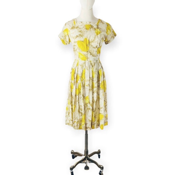 Vintage 1950s Yellow Gem