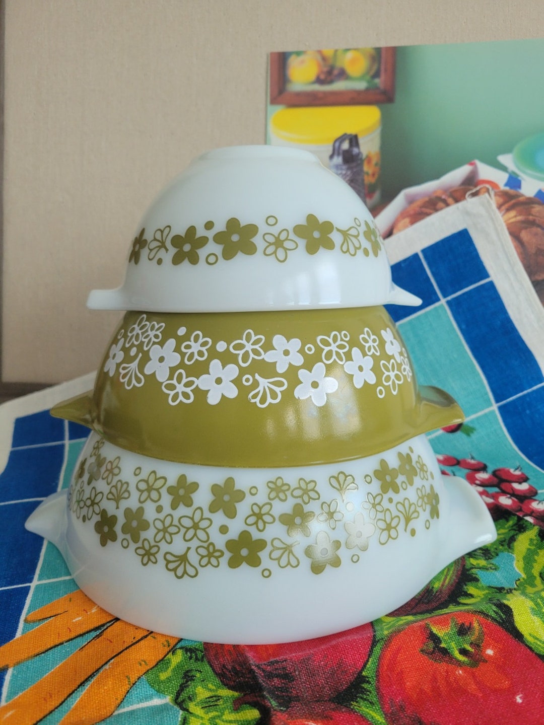 Vintage Pyrex Spring Blossom Pyrex Mixing Bowl Set Crazy Daisy ...