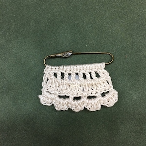 Hand Crochet Button Pin, Crochet Pin, Button Collector Pin...vintage ...