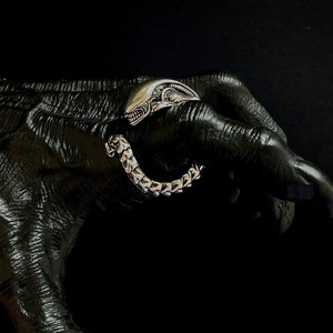Silver Alien Ring, Silver Ring, Xenomorph Space Cosmic Creature Ring ...