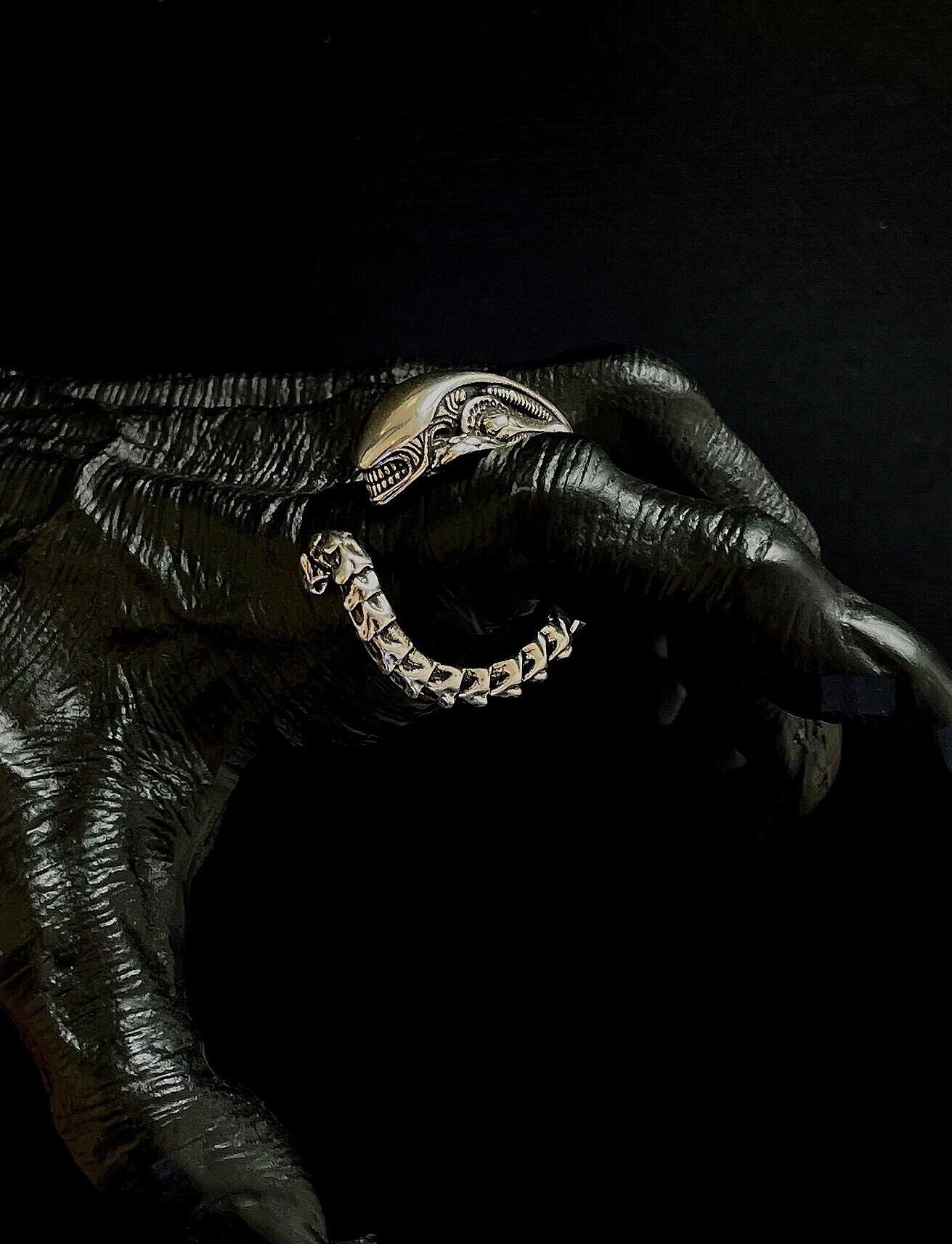 Silver Alien Ring, Silver Ring, Xenomorph Space Cosmic Creature Ring ...