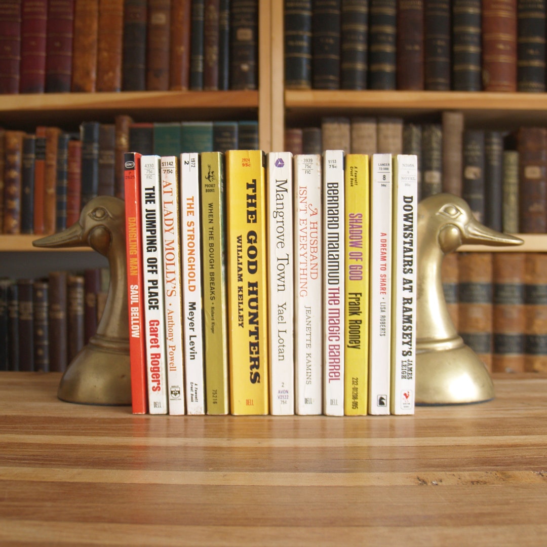 Collection of 12 Vintage Fiction Paperbacks From the 1960s - Free US ...