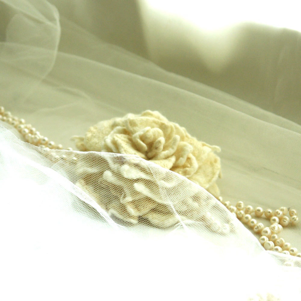 Hand Felt White Rose Brooch, Rose Like First Kiss, Felted Flower Pin ...