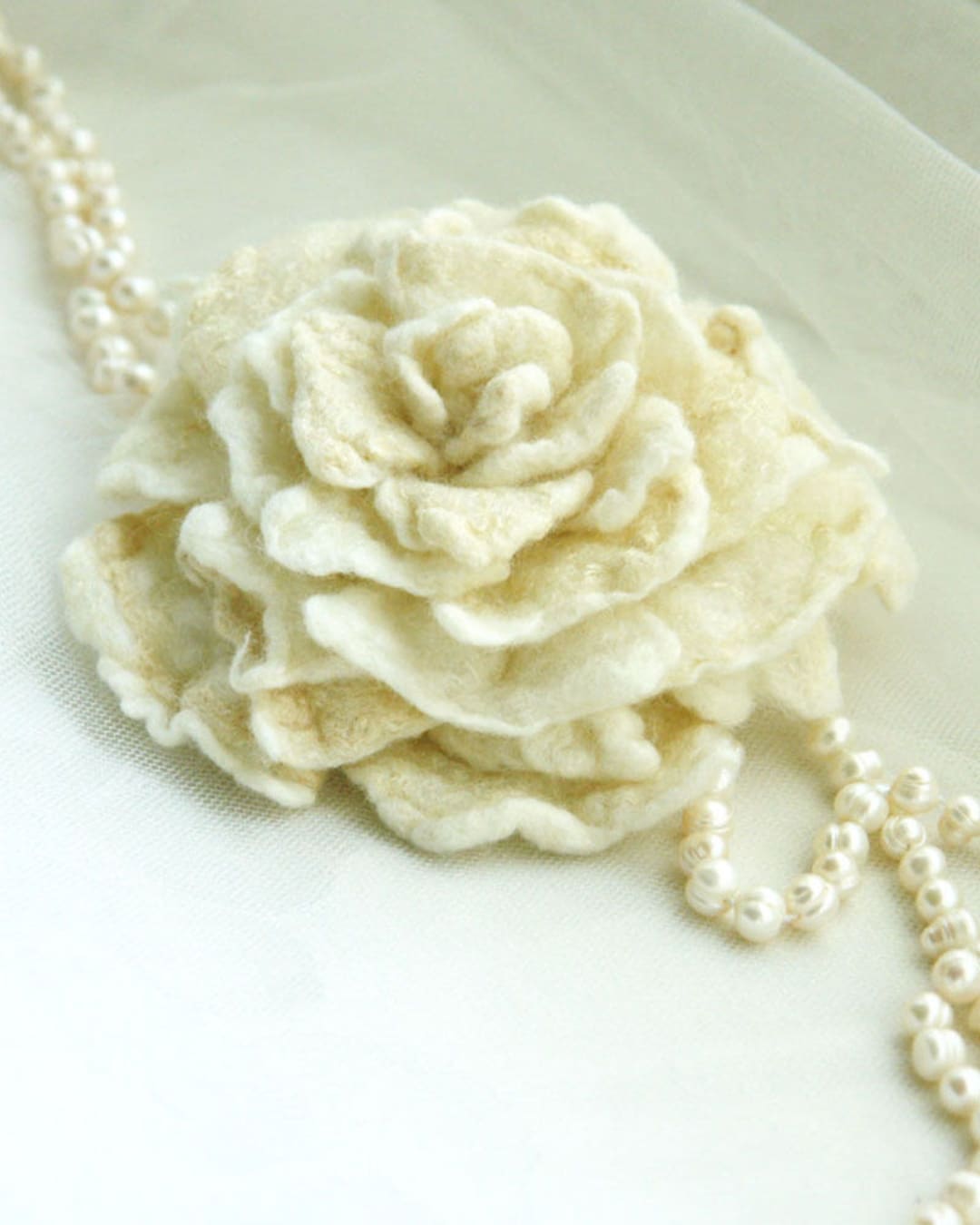 Hand Felt White Rose Brooch, Rose- Like First Kiss, Felted Flower Pin ...