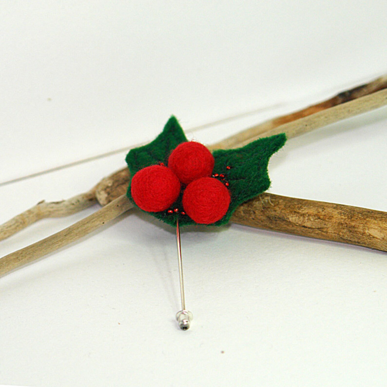 Felted Brooch- Holly Berry Pin, Christmas Brooch Pin, Red and Green ...