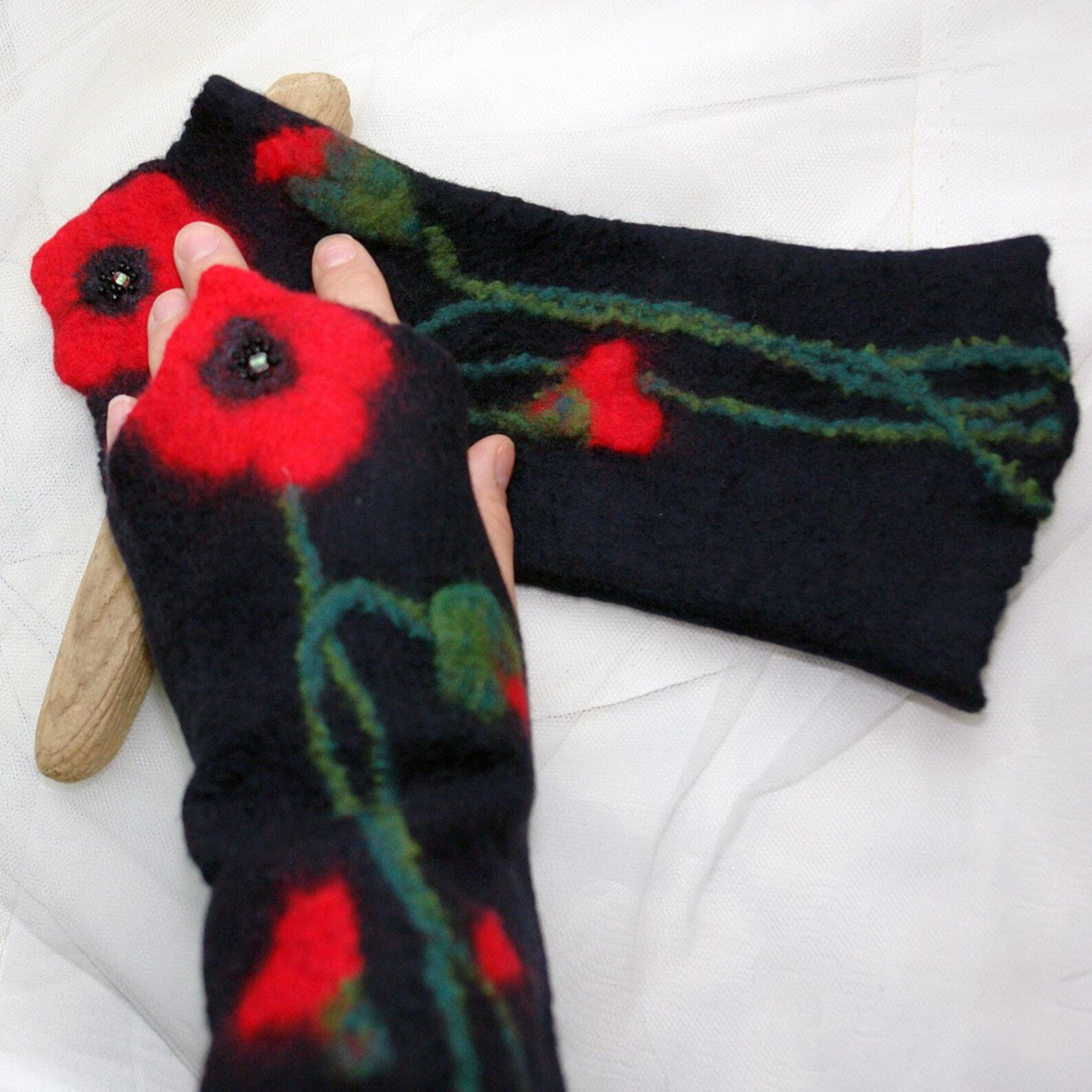 Hand Felted Wrist Warmers, Wristlets, Felt Fingerless Gloves Red Poppy ...