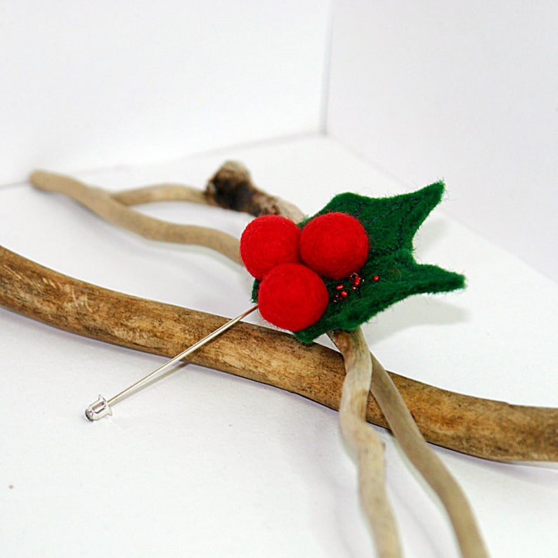 Felted Brooch Holly Berry Pin, Christmas Brooch Pin, Red and Green ...