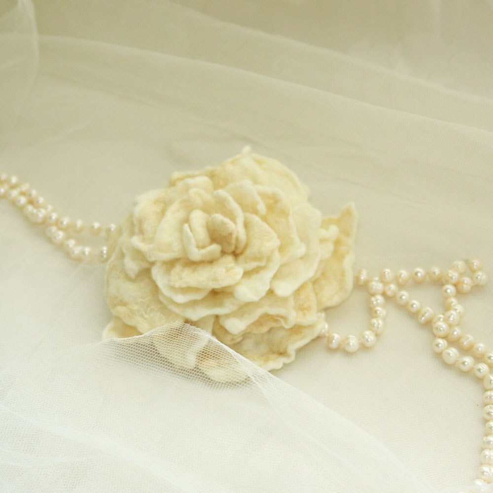 Hand Felt White Rose Brooch Rose like first kiss Felted | Etsy