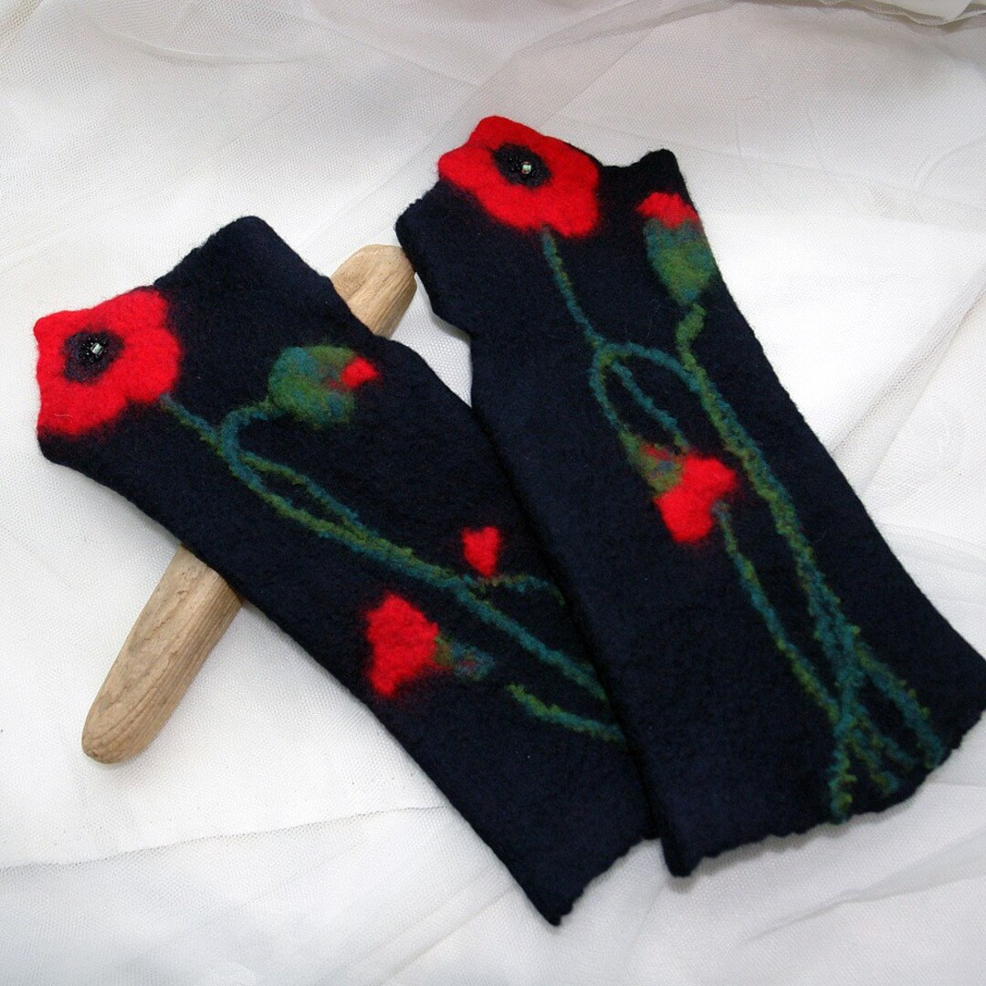 Hand Felted Wrist Warmers, Wristlets, Felt Fingerless Gloves Red Poppy ...
