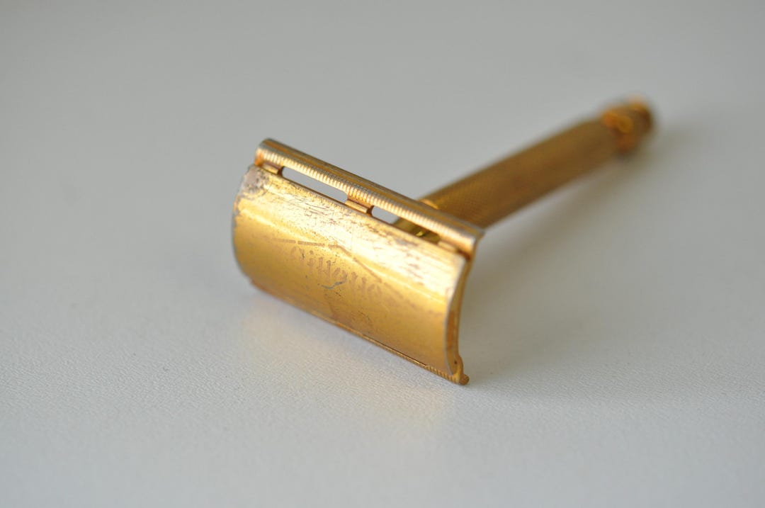 Vintage Gillette Made in USA Gold Double Edge Razor Blade Gold Razor ...