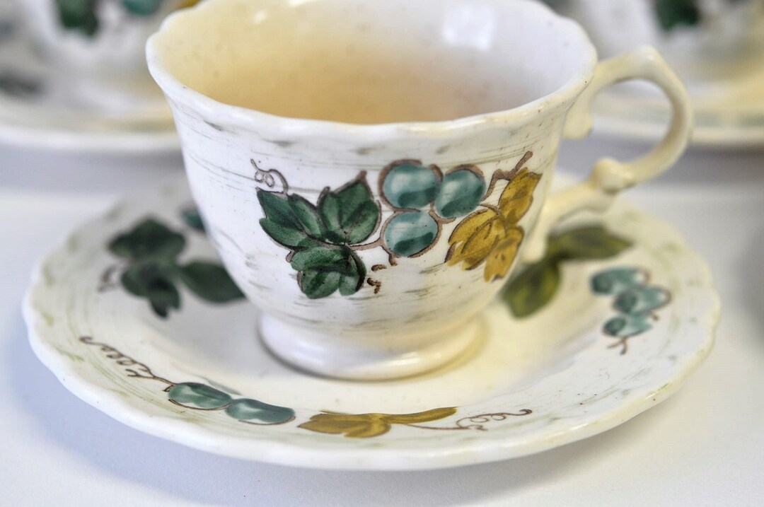 Vintage METLOX VINEYARD VERNONWARE Four Teacups and Saucers Vintage ...
