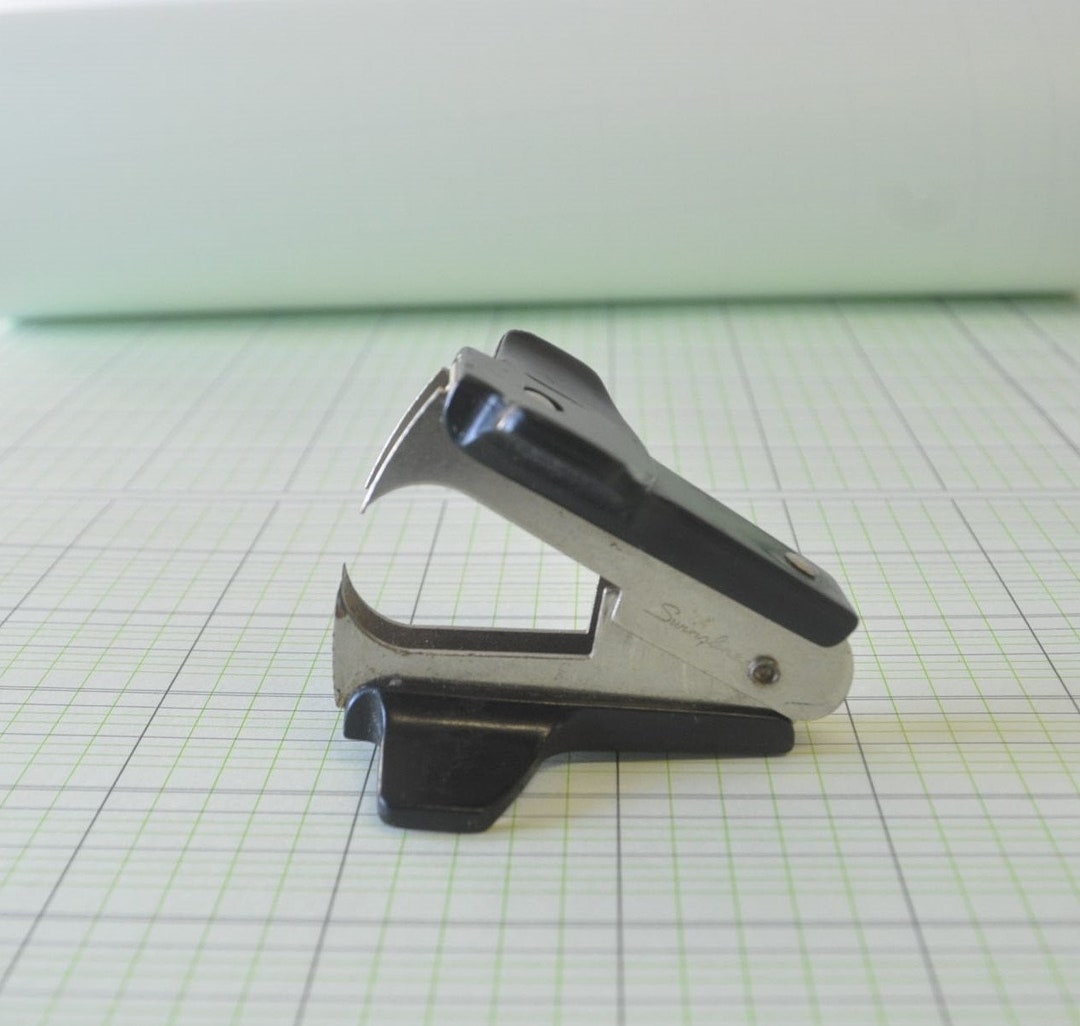 Vintage Swingline Claw Style Staple Remover Black Claw Style Staple ...