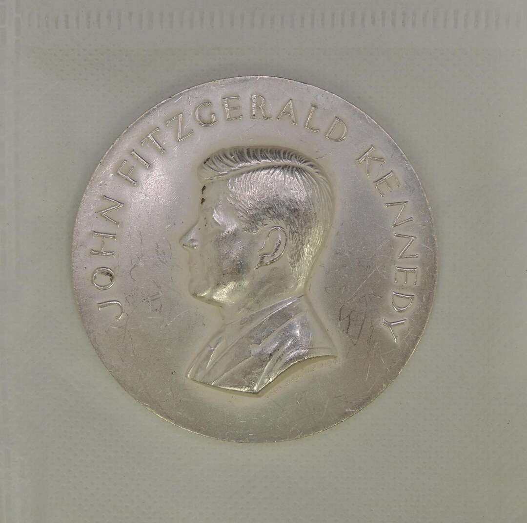 1961-vintage JFK Silver 5oz Round Bar by "paul Manship" (41830-bar-oom ...