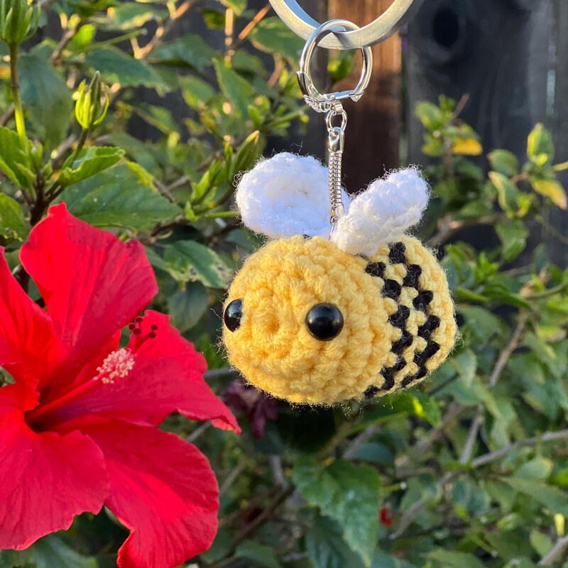Crochet Bee Keychain - Etsy