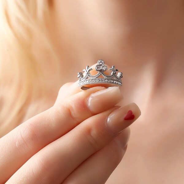 Queen Ring - Etsy