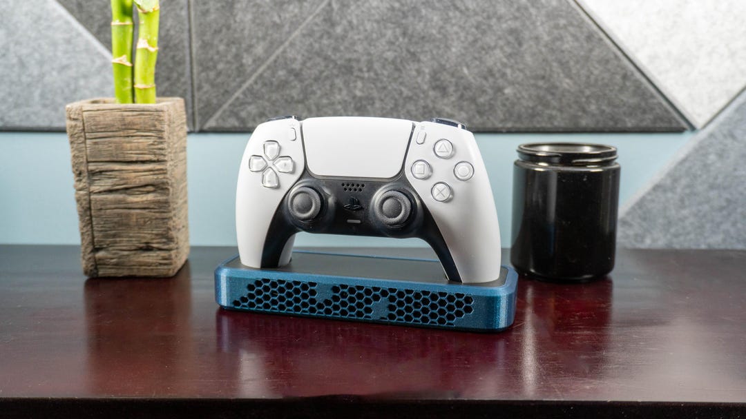 3D Printed Game Controller Stand Changeable Sleeve With Hex Pattern for ...