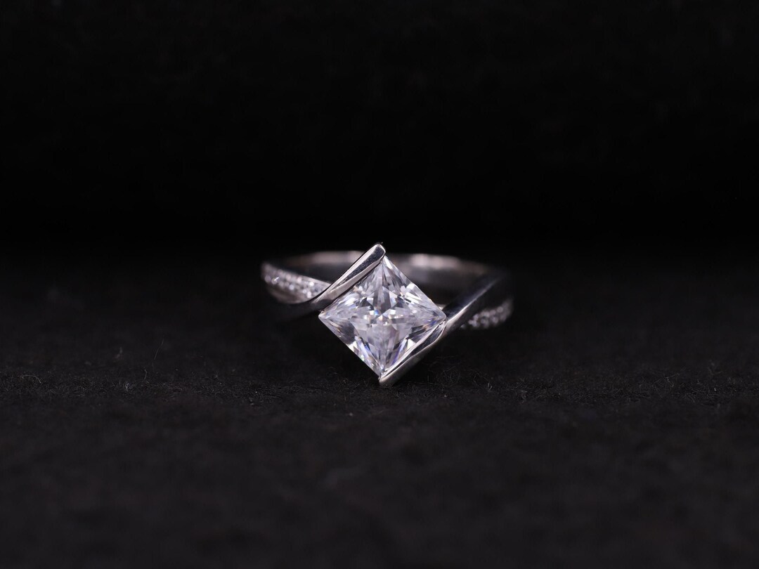 Tension Set Princess and Round Cut Moissanite Diamond Ring, Bypass ...