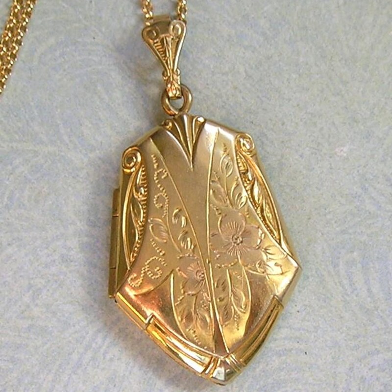 Vintage Locket - Etsy