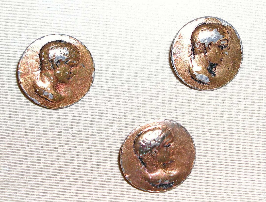 Gold Coin-style Metal Buttons With Metal Shank 7 Buttons Size 32 Line/3 ...