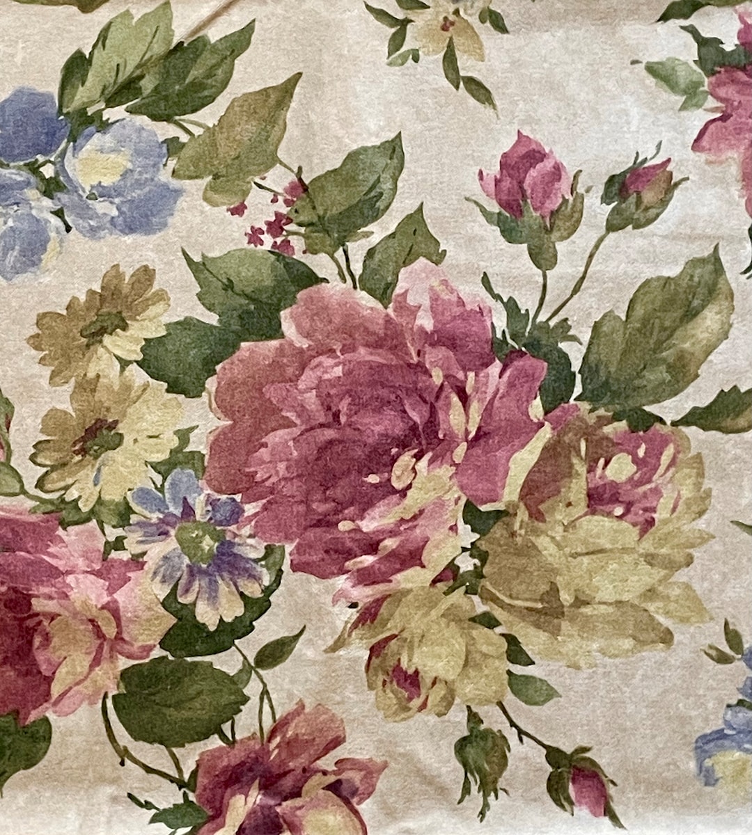 GORGEOUS 90s Roses Floral Print Cotton Velvet for Pillows Table Topper ...