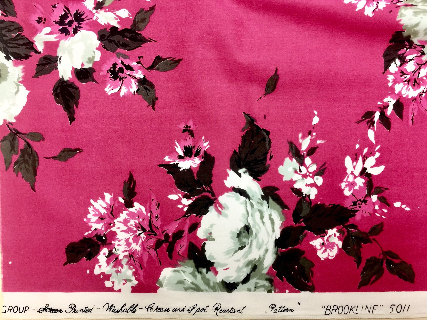 Gorgeous Vintage 50s Gray Roses on Hot Pink Fabric 1 Yard X - Etsy