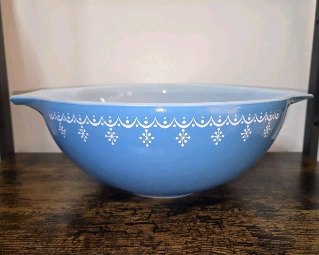 Vintage Pyrex Blue Snowflake Garland Cinderella Mixing Bowl 4 Qt 444 - Etsy