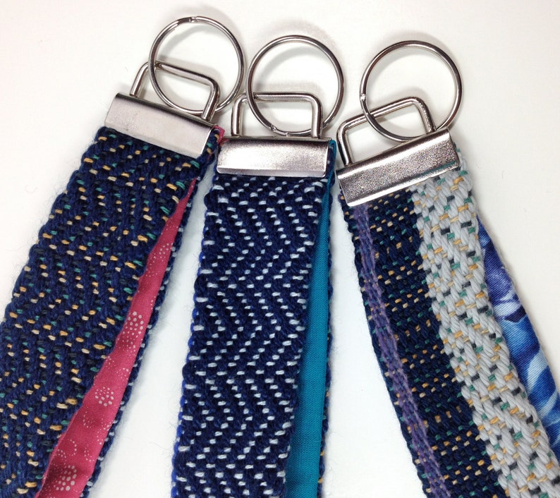 Woven Key Fob Wristlet Handwoven Navy Blue and Petal Pink - Etsy.de