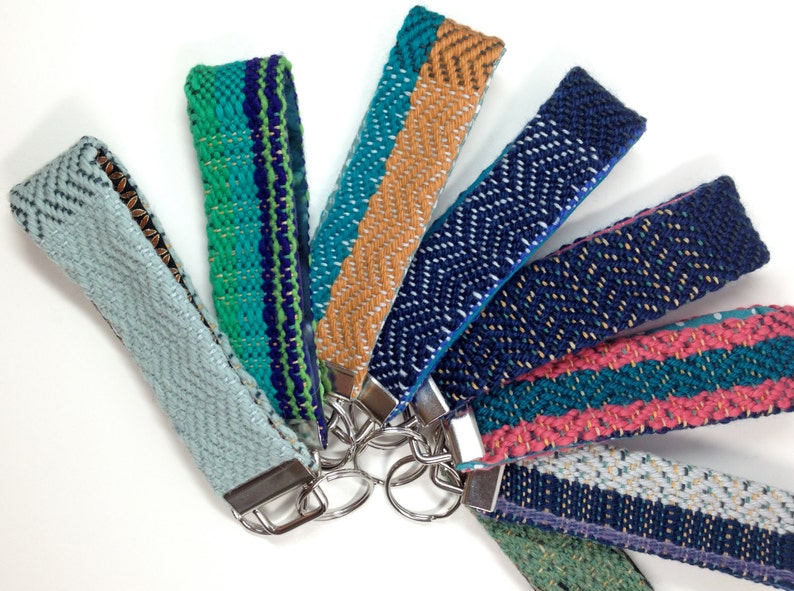 Woven Key Fob Wristlet Handwoven Navy Blue and Petal Pink - Etsy.de