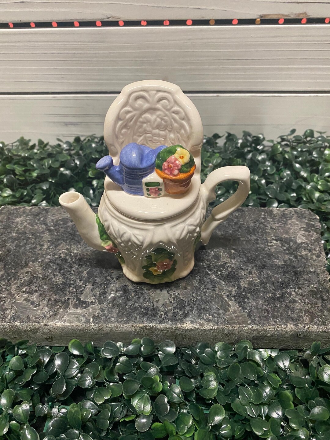 Vintage Garden Chair Teapot - Etsy