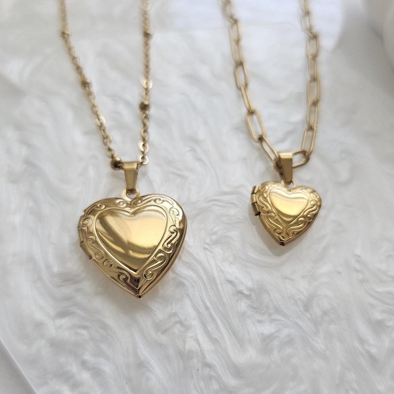 Gold.locket and Chain - Etsy