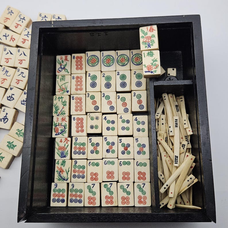 Wooden Mah Jong Set From the 1920s With Dovetail Construction Wooden ...