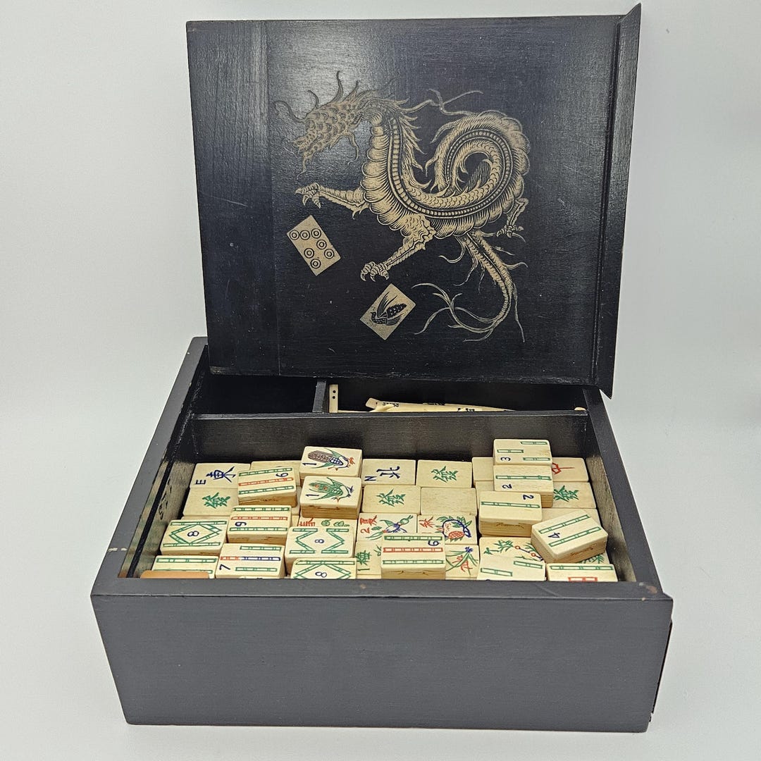 Wooden Mah Jong Set From the 1920s With Dovetail Construction Wooden ...