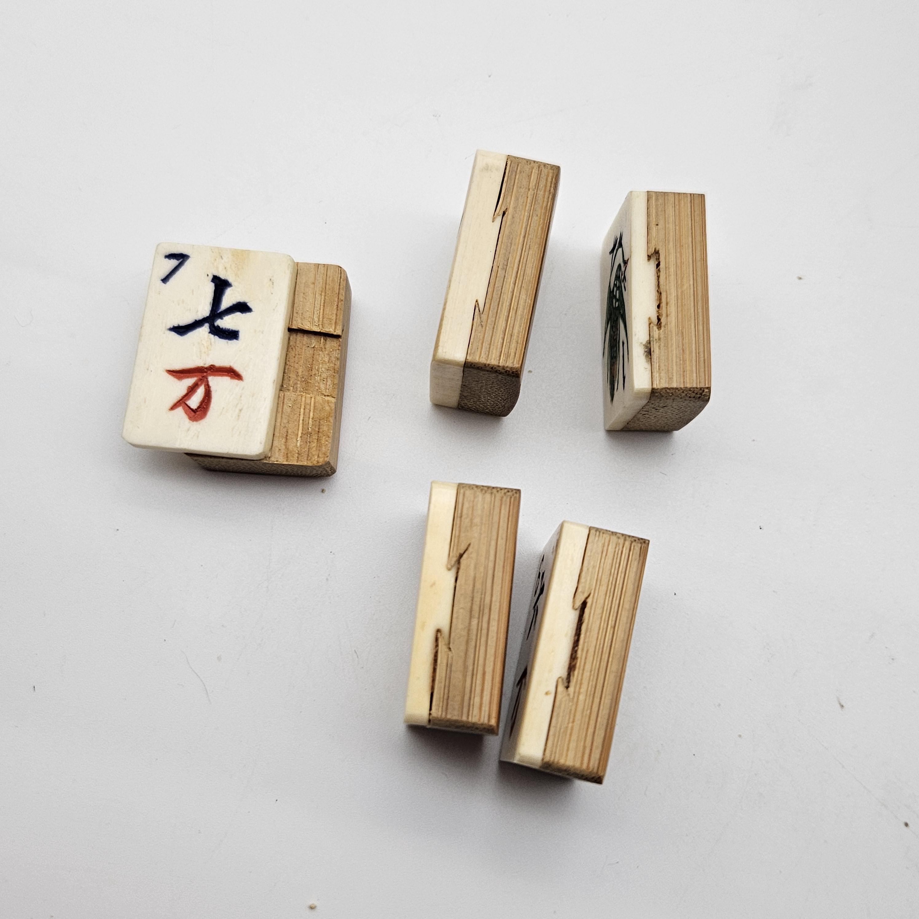 Wooden Mah Jong Set From the 1920s With Dovetail Construction Wooden ...